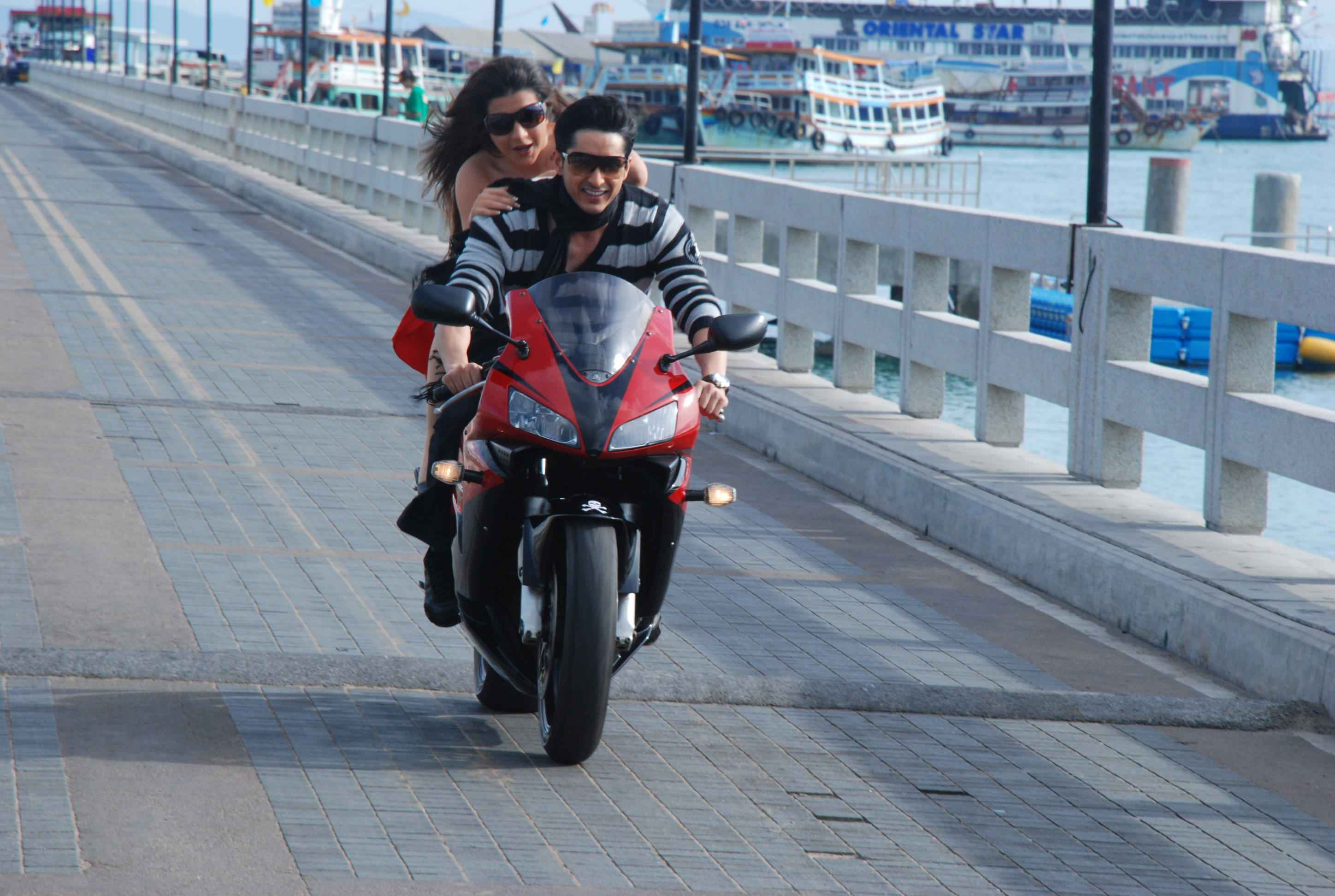 Bollywood - Entertainment Daily - Page 18